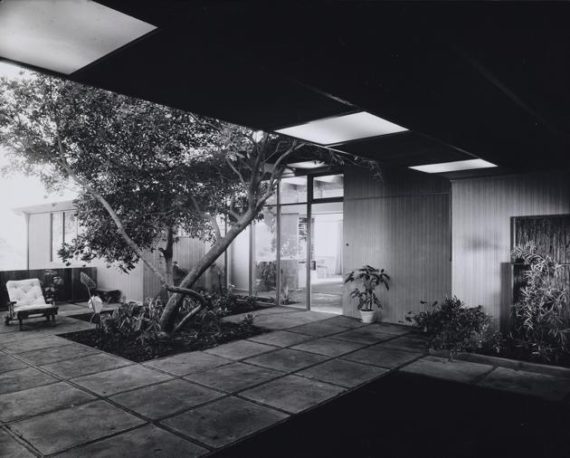 The Case Study House n. 16 Designed by Rodney Walker