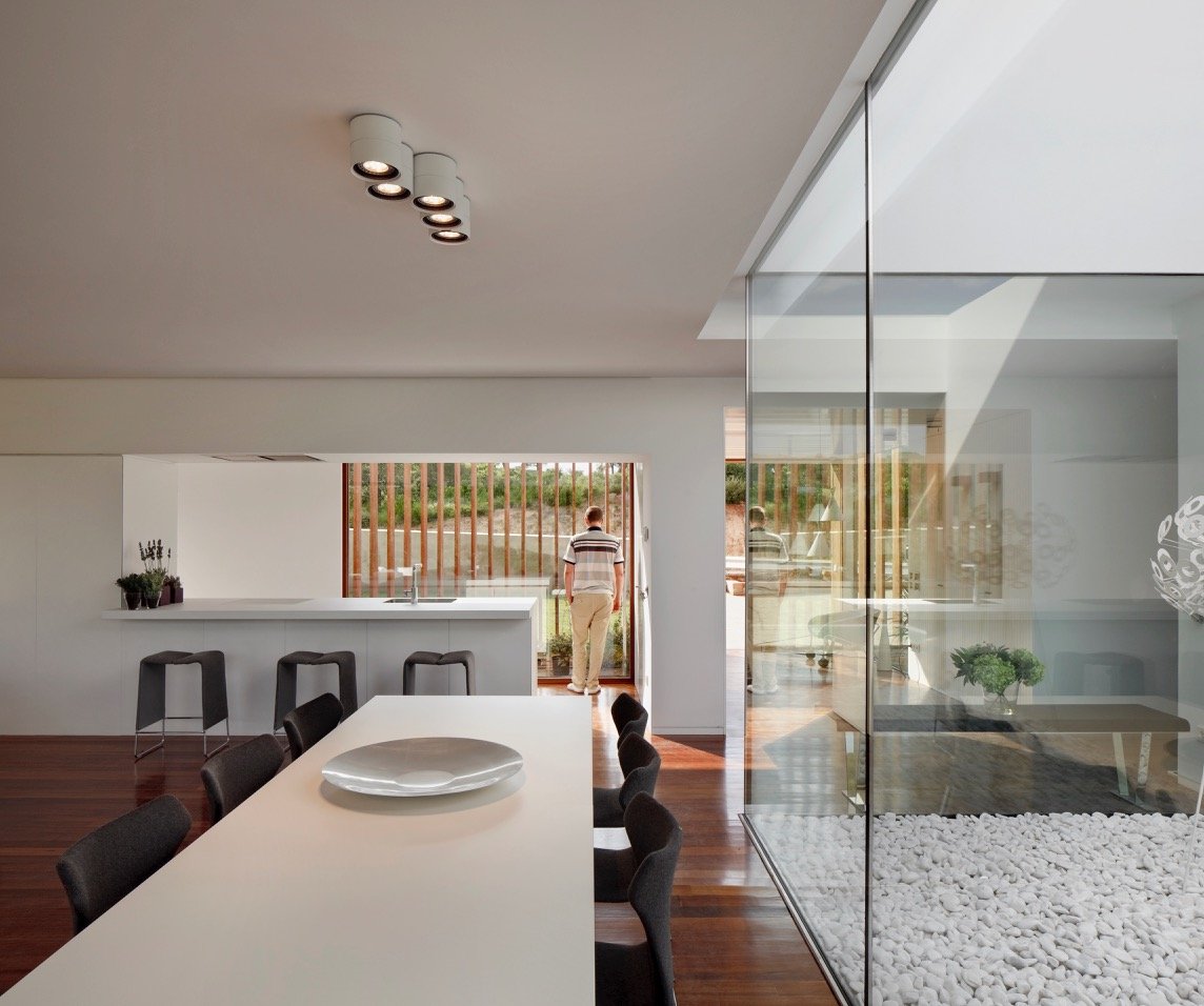 Contemporary WI02 House Is A Feast For The Eyes - Mid Century Home