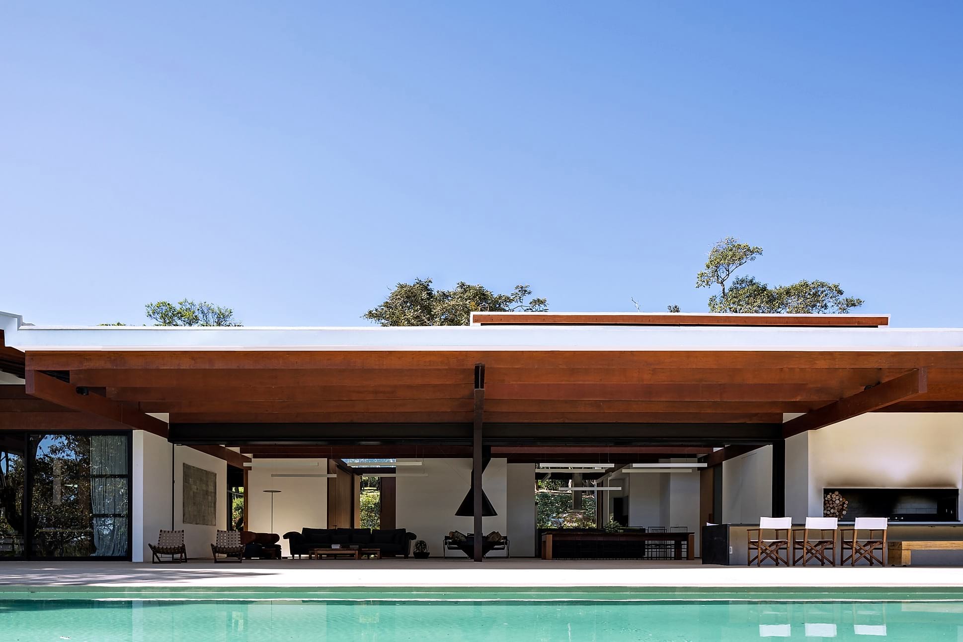 Casa Gaya Explores Intricate Detail in a Discrete Modern Home Design ...