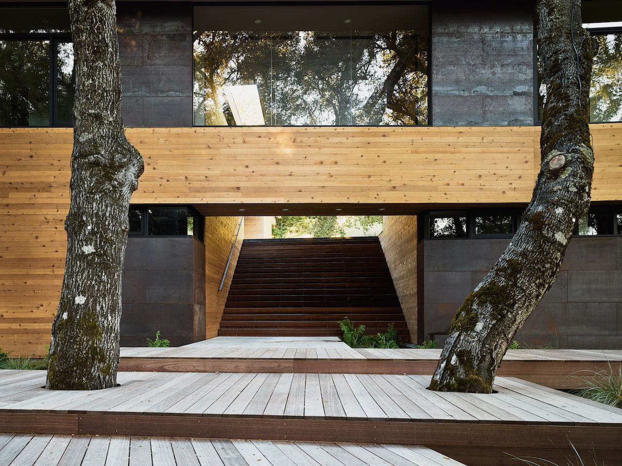 Ground Studio’s Landscape Design Builds on Polished Natural ...