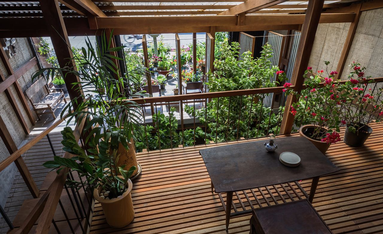 The Chau Doc House by Nishizawa Architects Blends into its Surroundings ...