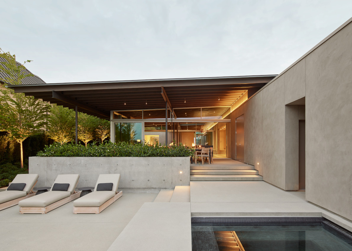 Mid-Century Lake House Design Embraces Landscape and Natural Materials ...