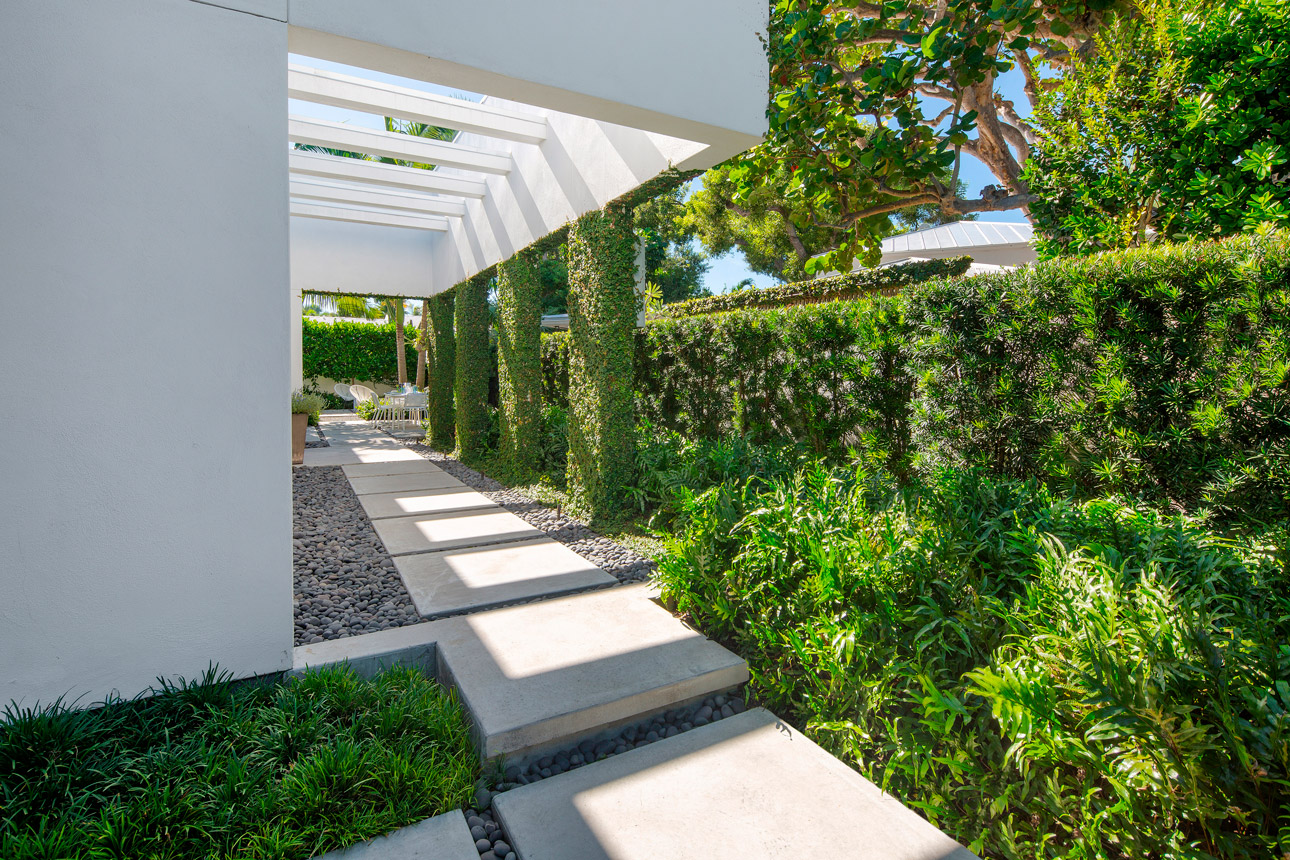‘Less is More’ style Landscaping by Craig Reynolds Landscape ...