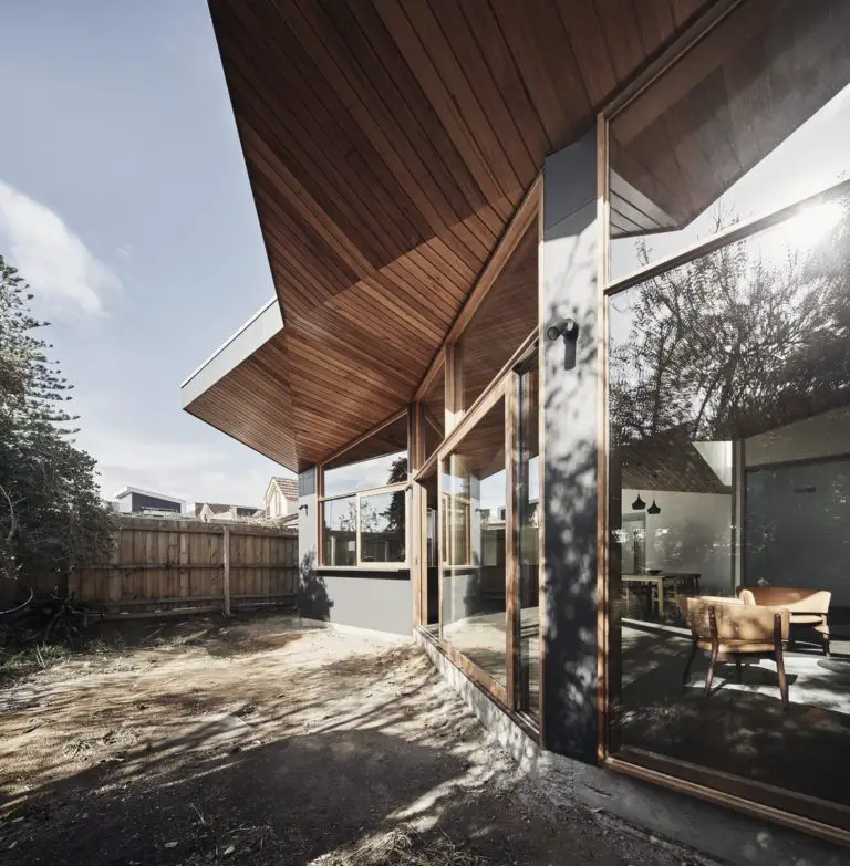 Light, Angles and Natural Materials Define this Midcentury House - Mid ...