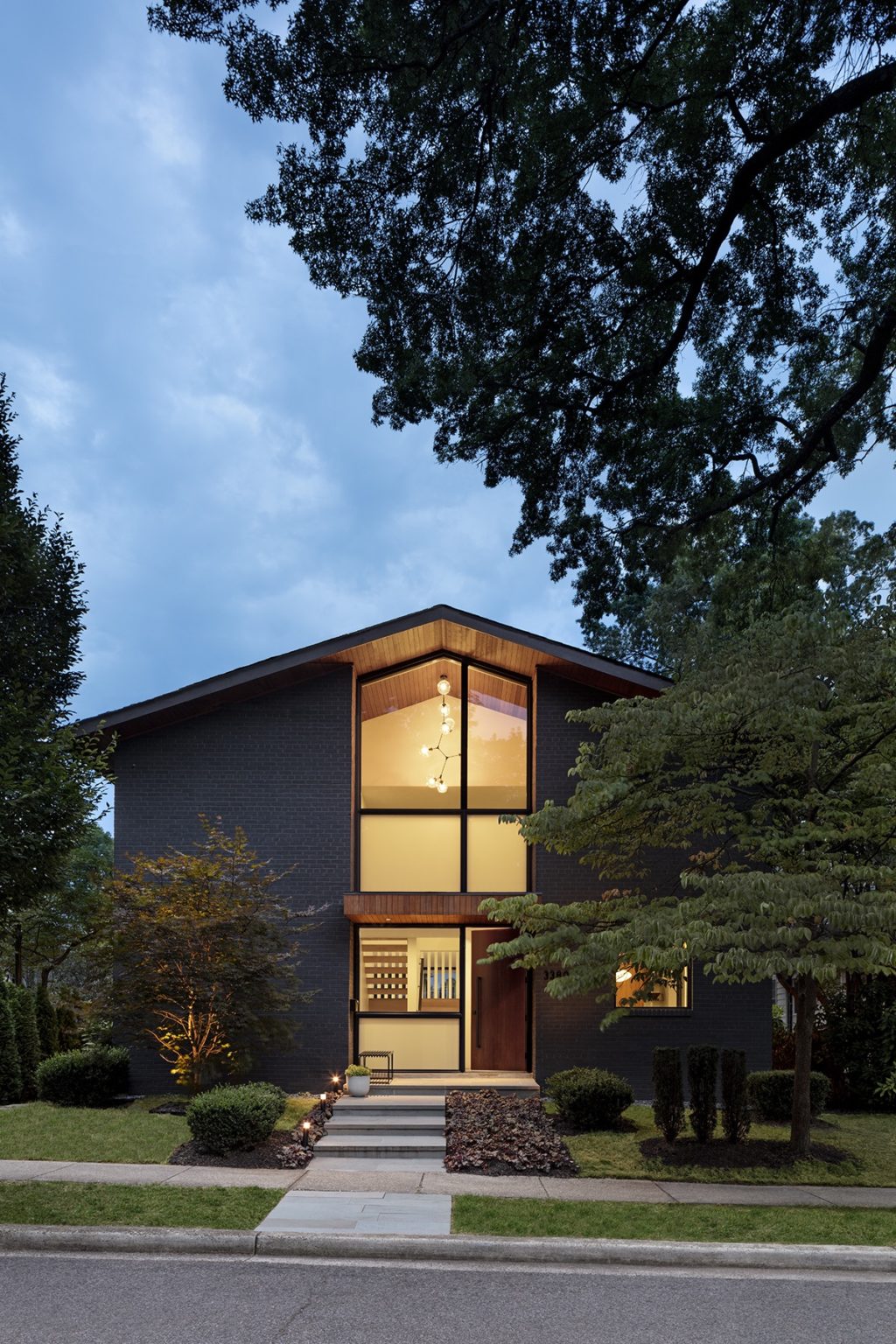 1962 House Gets the Modern Treatment - Mid Century Home