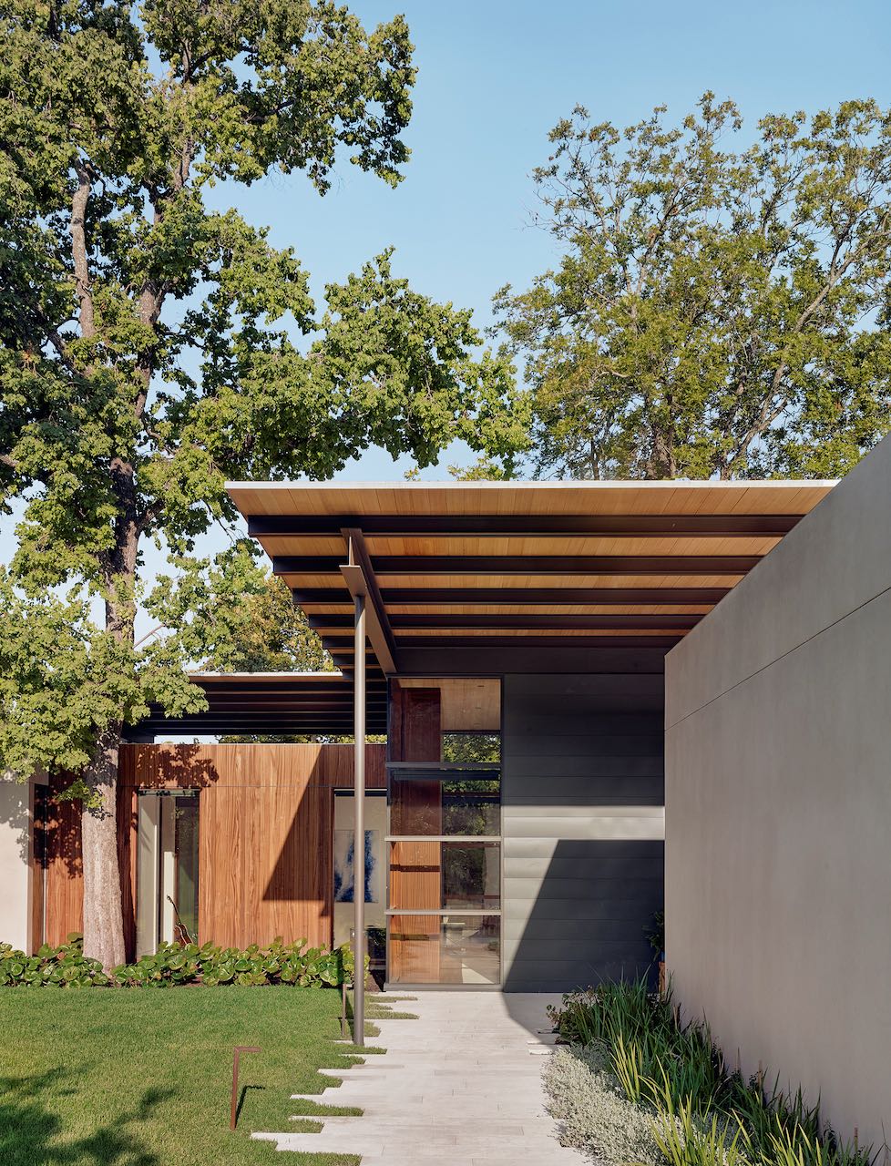 Deep Overhangs and a Strong Connection to the Outdoors: The Canopy ...