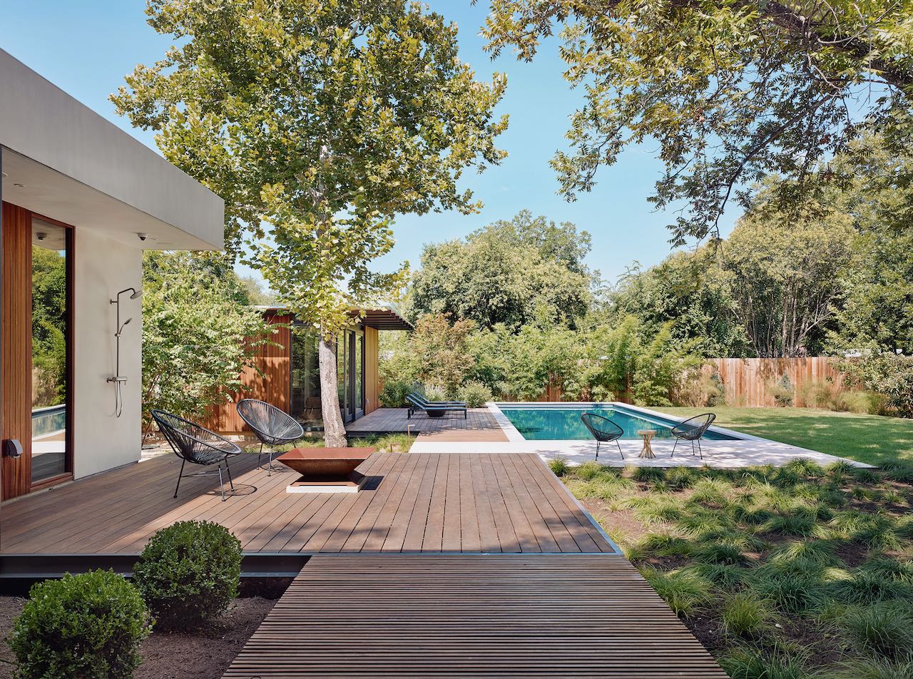 Deep Overhangs and a Strong Connection to the Outdoors: The Canopy ...