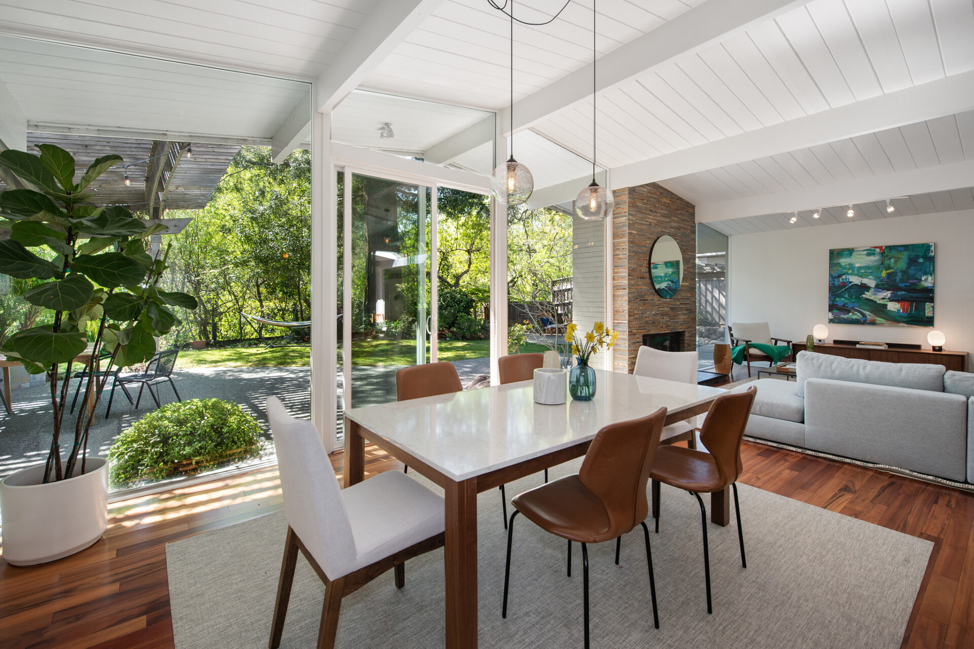 This Iconic Eichler Will Invite You to its Inside and Outside Spaces ...