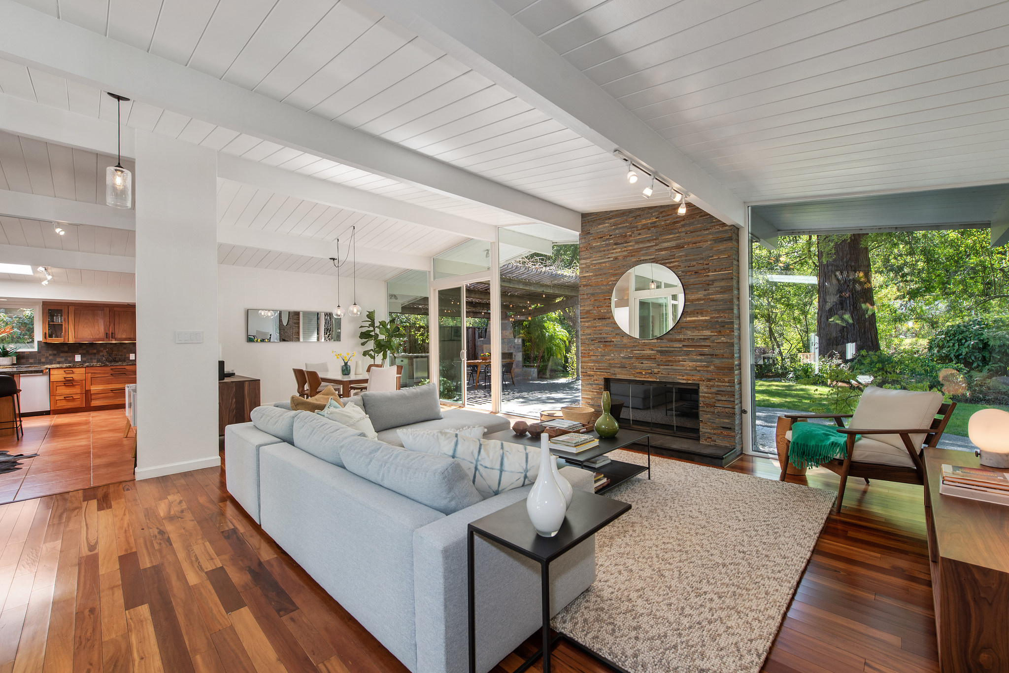 This Iconic Eichler Will Invite You to its Inside and Outside Spaces ...
