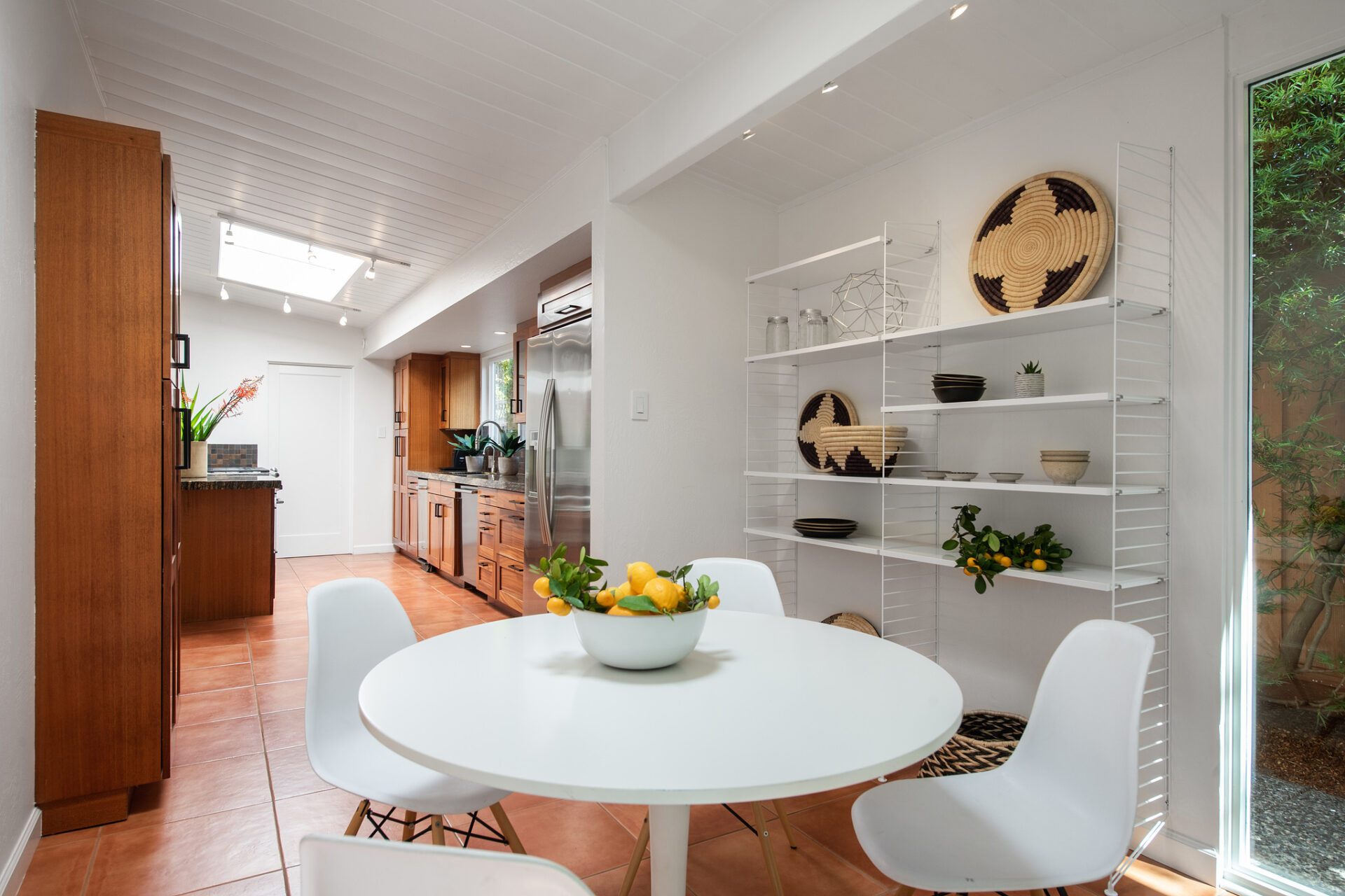 This Iconic Eichler Will Invite You to its Inside and Outside Spaces ...