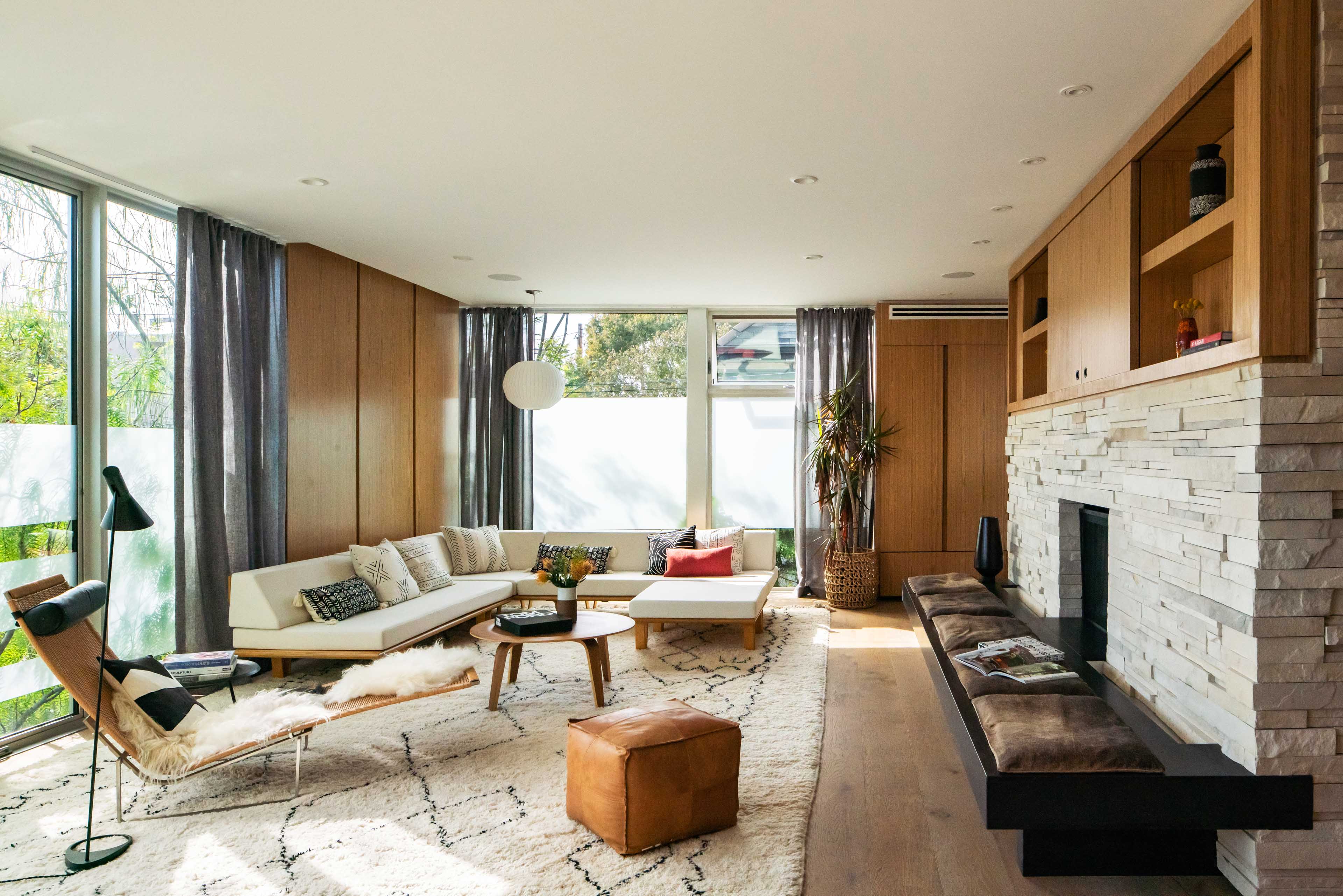 The Perfect Midcentury Home for Lovers of Wood and Warm Tones - Mid ...