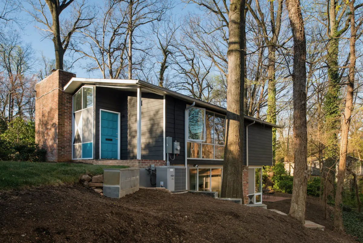This House Displays the Notions of Midcentury Design - Mid Century Home