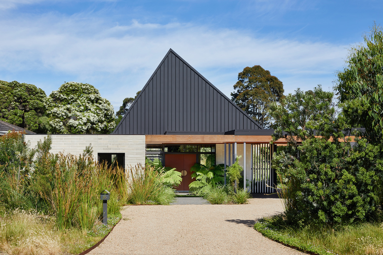 A Midcentury Inspired Home Designed for an Elderly Couple - Mid Century ...