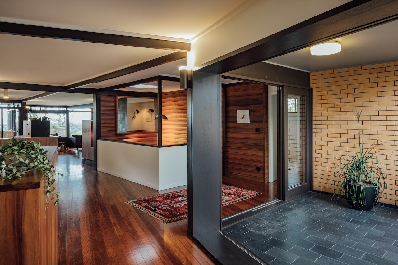 An Example of Modernist Architecture in a Sub-Tropical Context - Mid ...