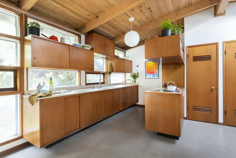 A Midcentury Restoration that Makes Everyday Feel Like a Vacation - Mid ...