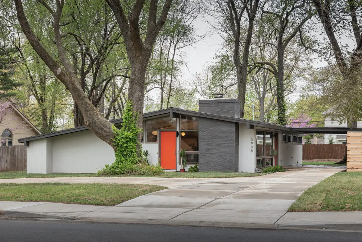 This Midcentury Restoration Takes the Home Back to its Roots - Mid ...