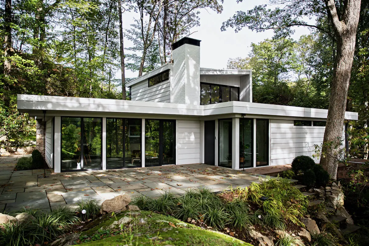 This Midcentury House Renovation Showcases an Impressive Art Collection ...