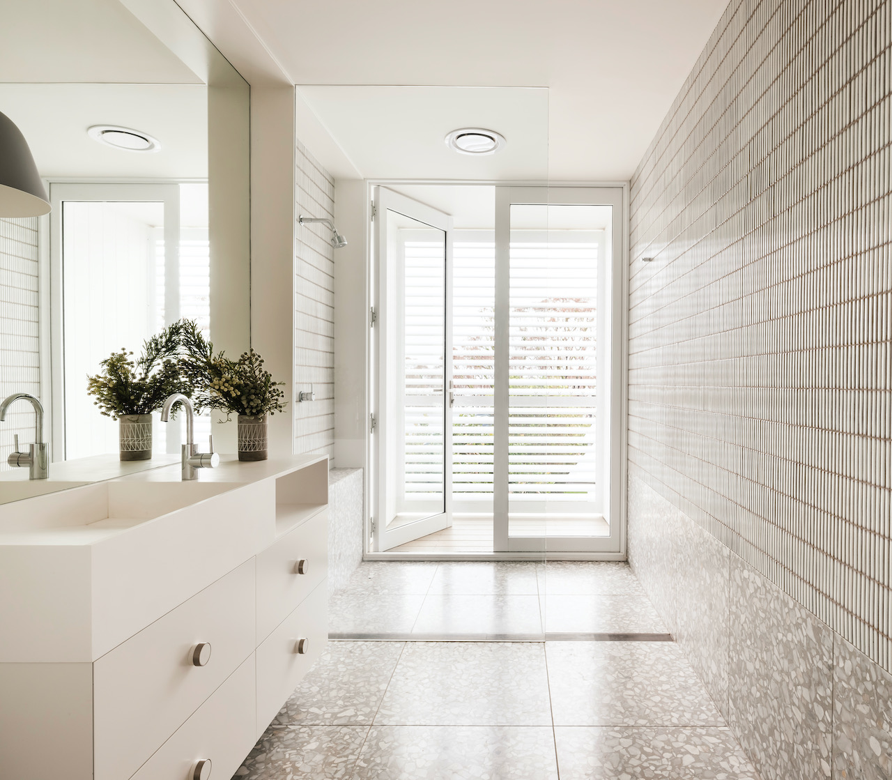 A Raw, Honest, and Simple Holiday Home With a Modernist Vibe - Mid ...