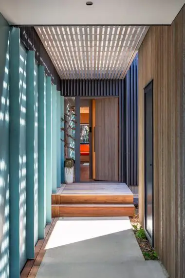 A Modern House Designed to Enjoy Sunlight All Day - Mid Century Home