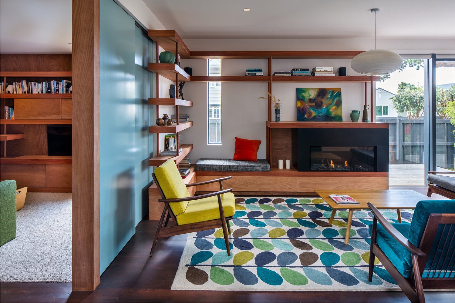 A Modern House Designed to Enjoy Sunlight All Day - Mid Century Home