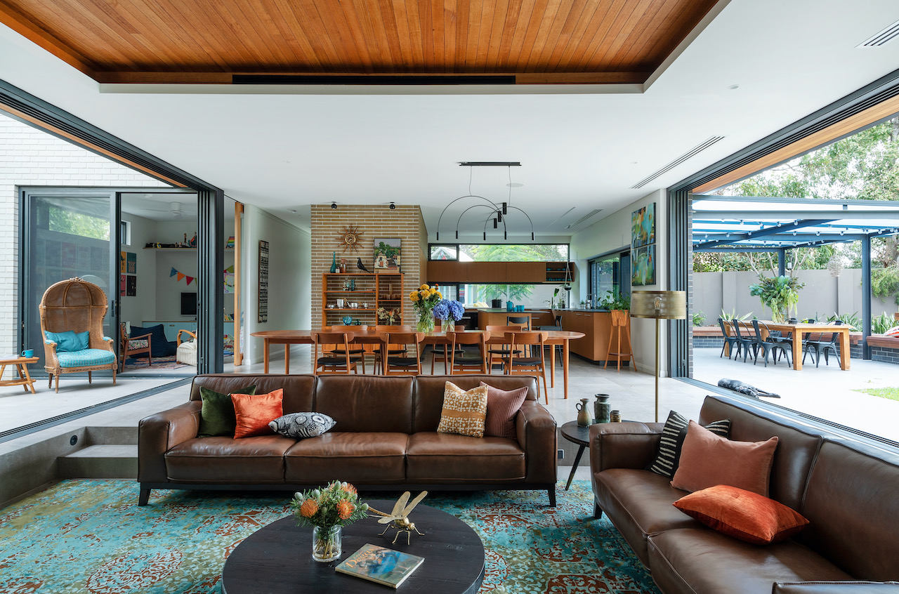 This Home Emphasizes the Tenets of Midcentury Modern Design - Mid ...