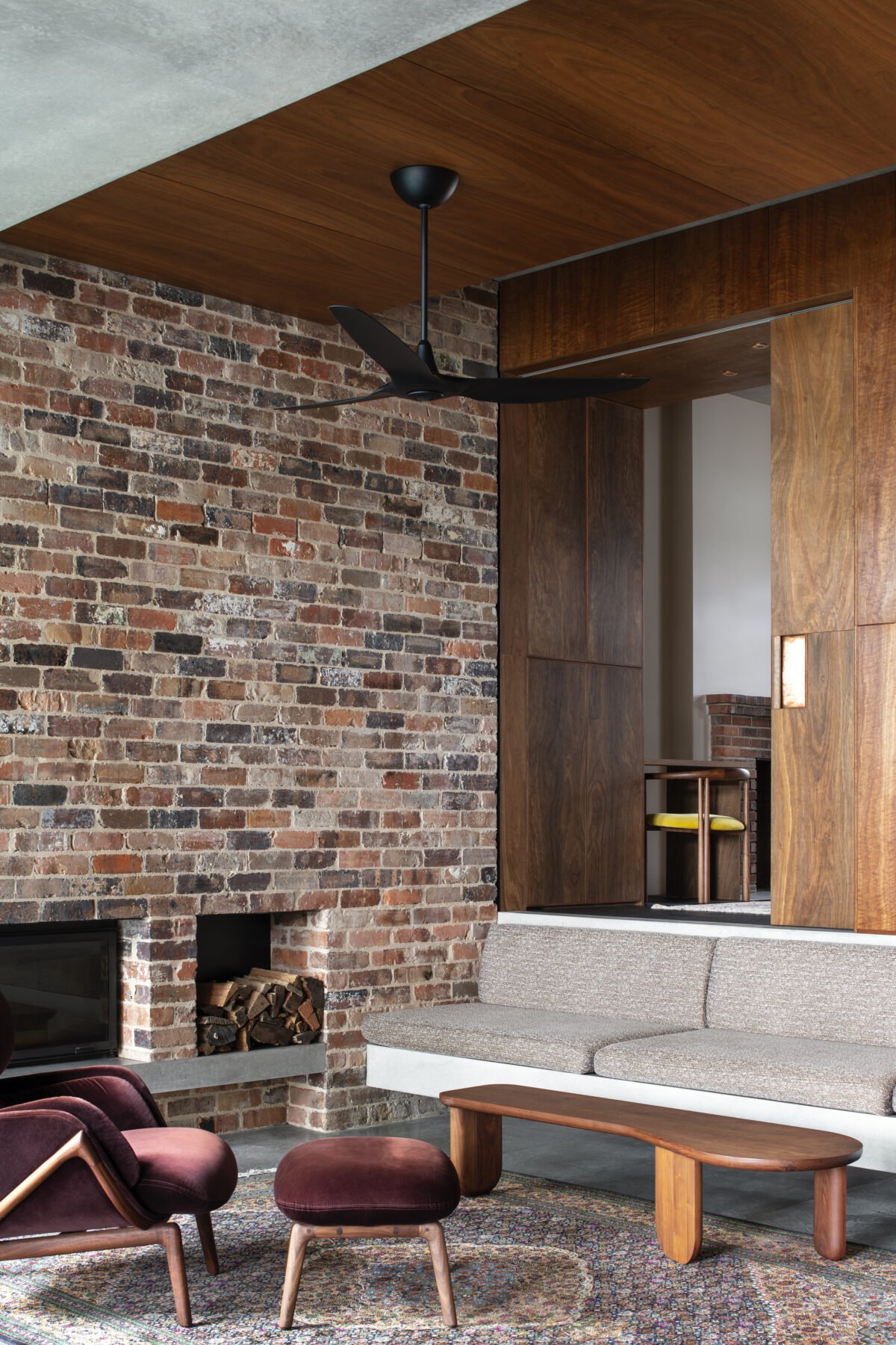 Home Renovation Blends Contrasting Materials with the Surrounding ...