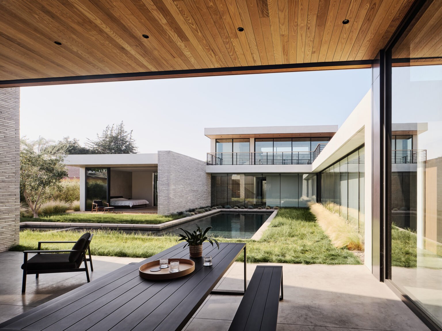 Sculpting Intimacy in a Modern Californian House - Mid Century Home