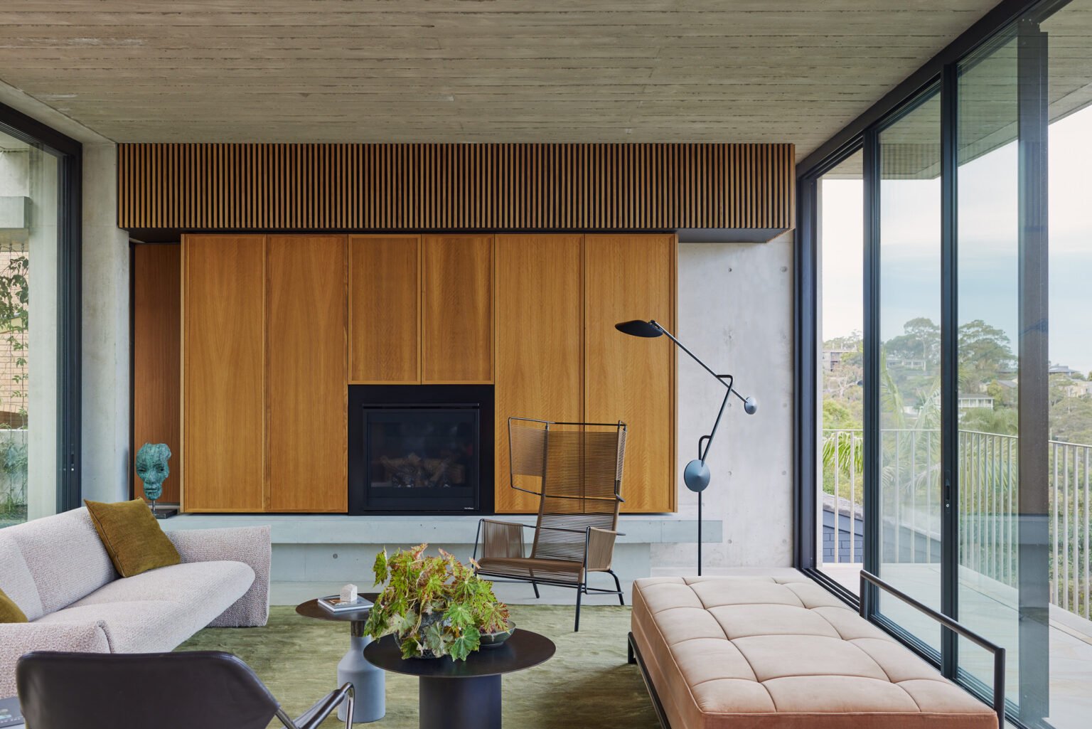 A Timber and Concrete Home Enjoys Panoramic Views of Sydney - Mid ...