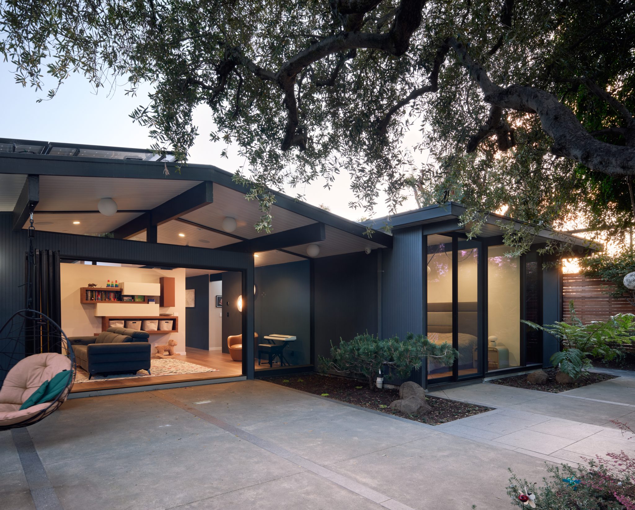 Bright, Open, and Family-Friendly: A Fresh Take on an Eichler Classic ...